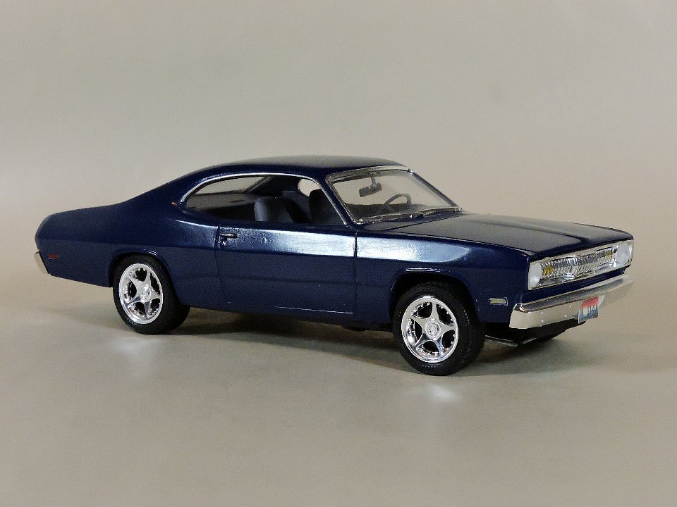 1971 Plymouth Duster 340 -- Plastic Model Car Kit -- 1/25 Scale ...