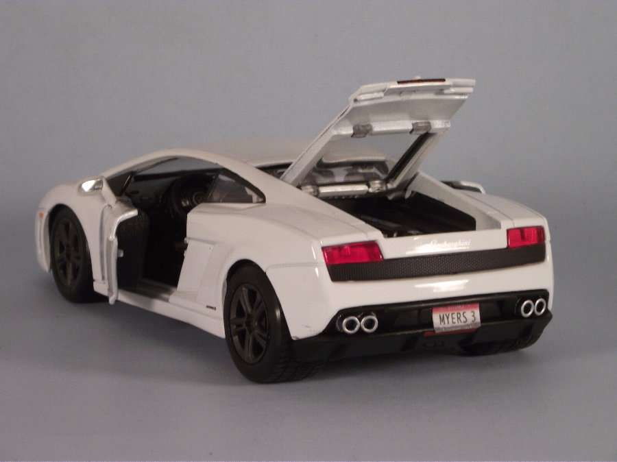 Lamborghini Gallardo LP560-4 -- Metal Body Plastic Model Car Kit -- 1/ ...