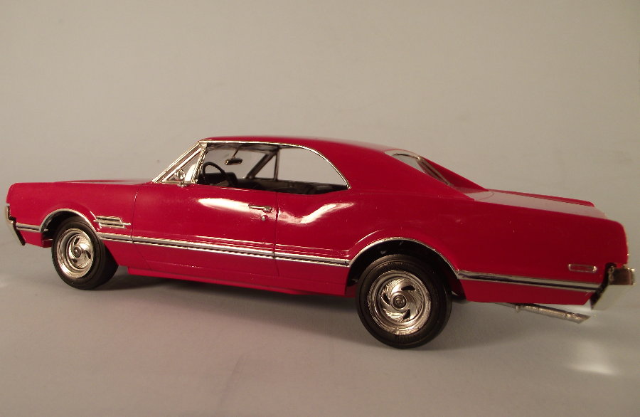 1966 Cutlass Oldsmobile 442 -- Plastic Model Car Kit -- 1/25 Scale ...