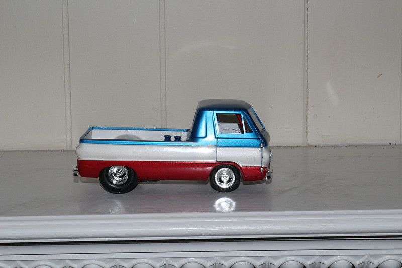 Dodge Little Red Wagon Racetruck -- Plastic Model Truck Kit -- 1/25 ...