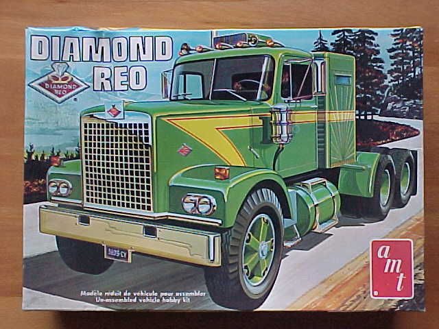Diamond Reo Tractor -- Plastic Model Truck Kit -- 1/25 Scale -- #719 ...