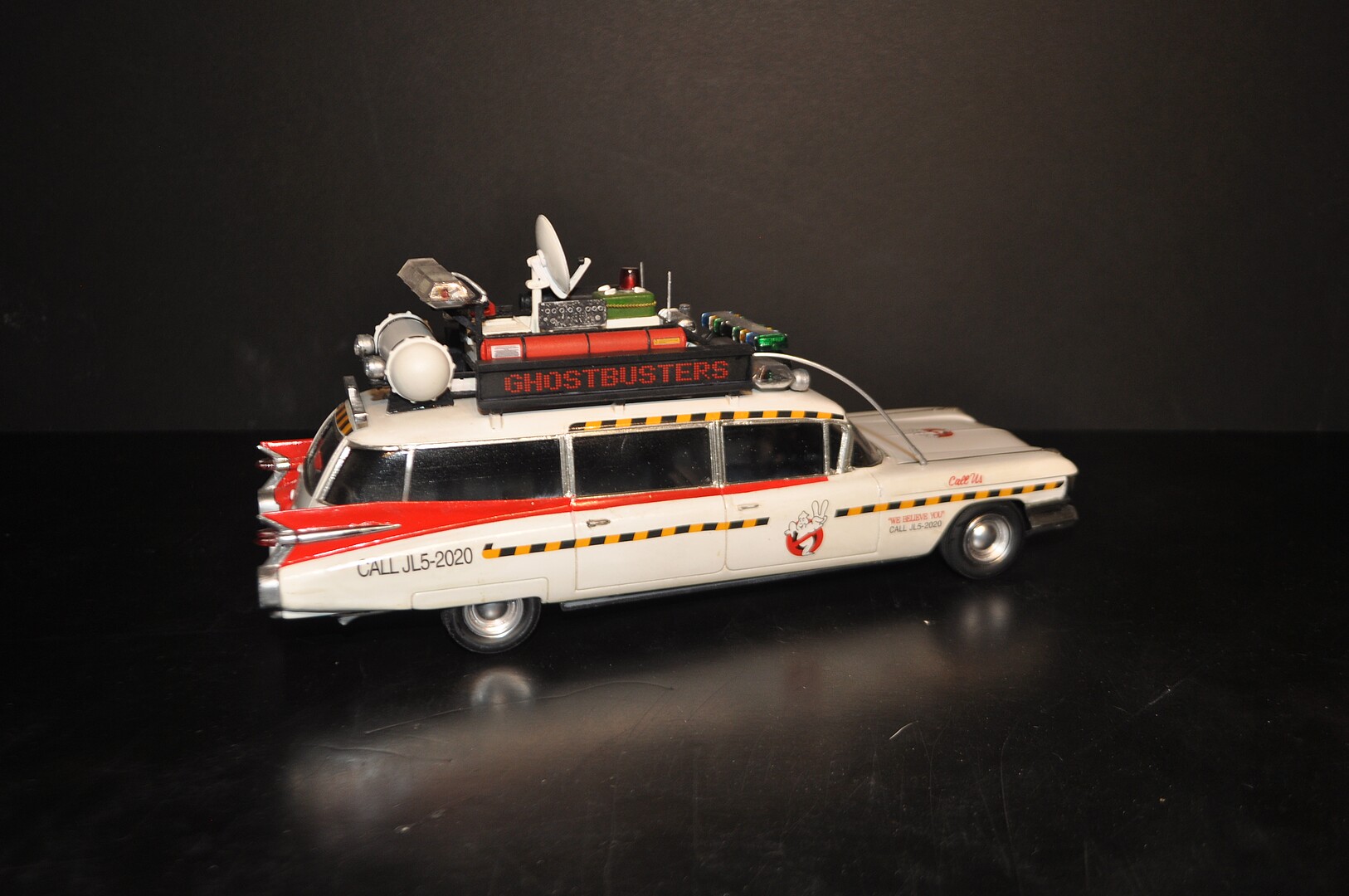 1/24 Ghostbusters Ecto-1 Vehicle pictures by rkoenn ( Brandon, FL )