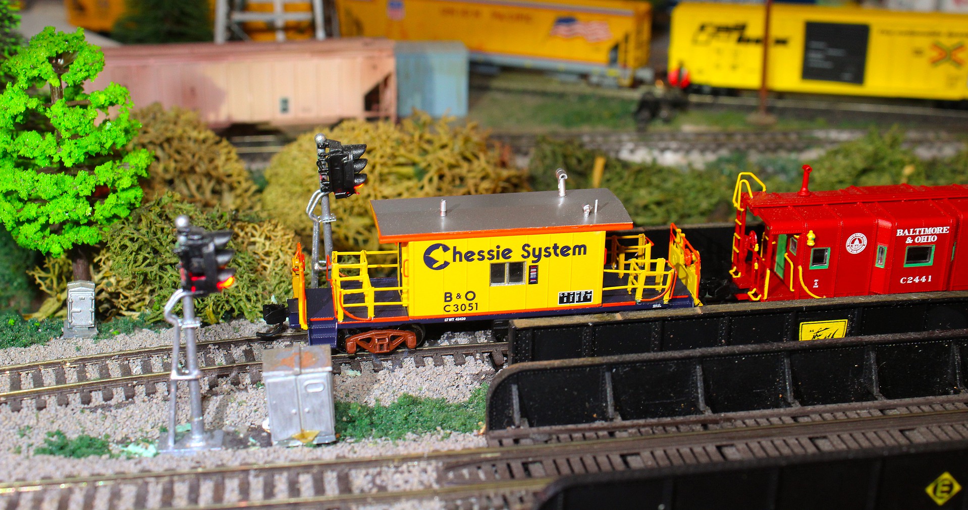 Steel Transfer Caboose w/Long Roof - Ready to Run -- Chessie System B&O ...