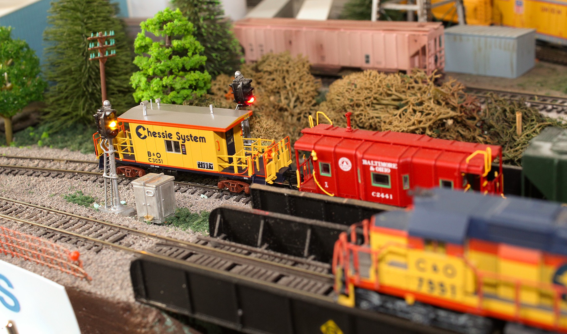 Steel Transfer Caboose w/Long Roof - Ready to Run -- Chessie System B&O ...