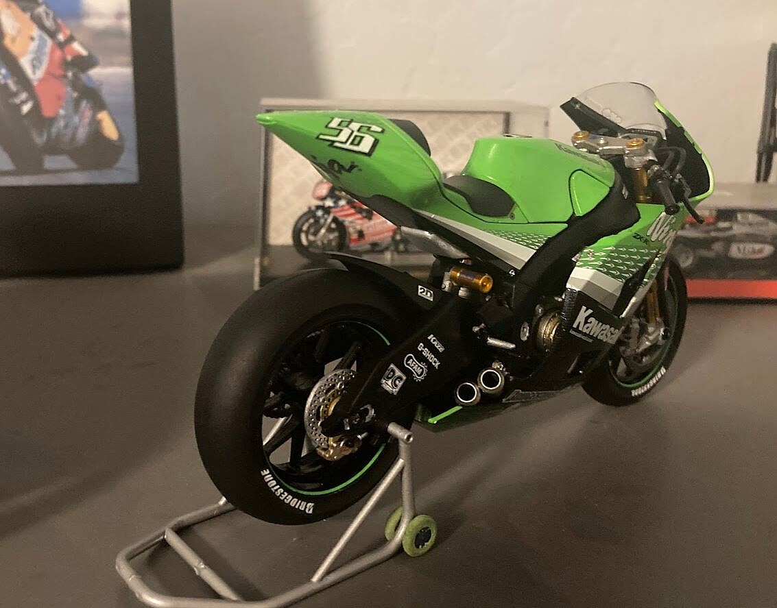 Kawasaki Ninja ZX-RR Bike -- Plastic Model Motorcycle Kit -- 1/12 Scale ...