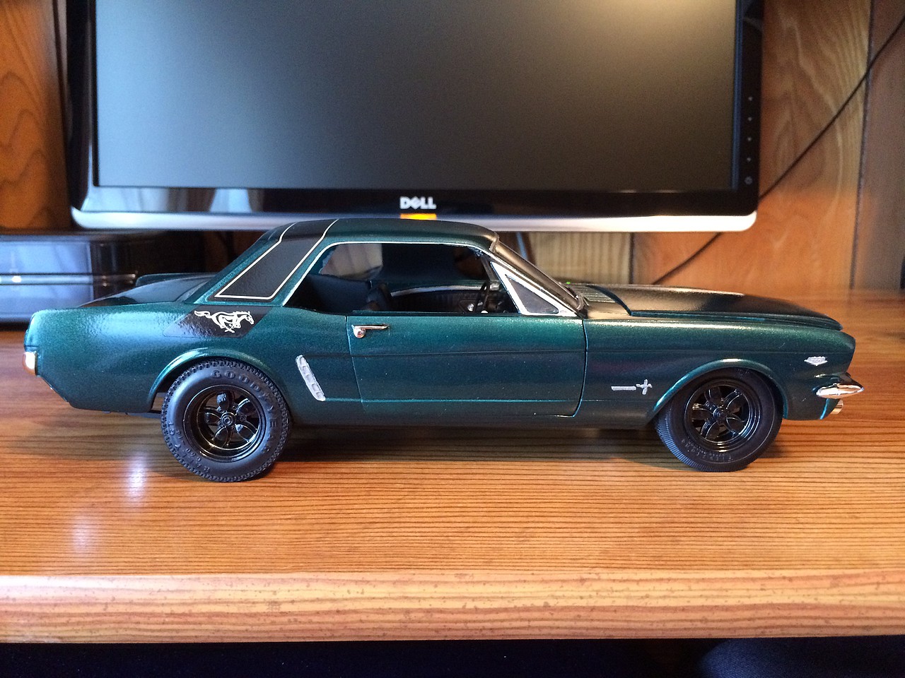 1965 Ford Mustang -- Plastic Model Car Kit -- 1/16 Scale -- #872_06 ...