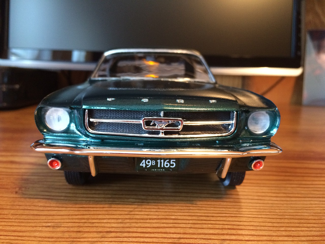 1965 Ford Mustang -- Plastic Model Car Kit -- 1/16 Scale -- #872_06 ...