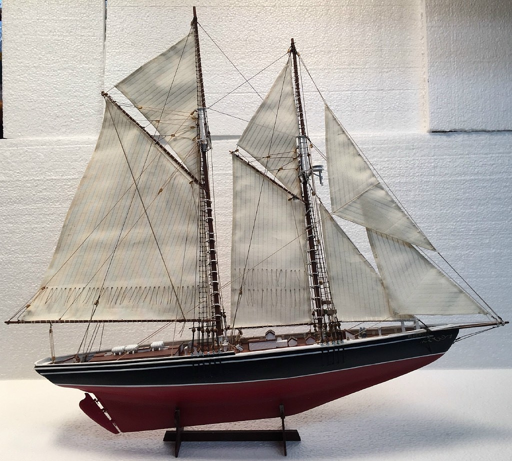 Bluenose II Wooden Ship Model Kit pictures by raymondguinta