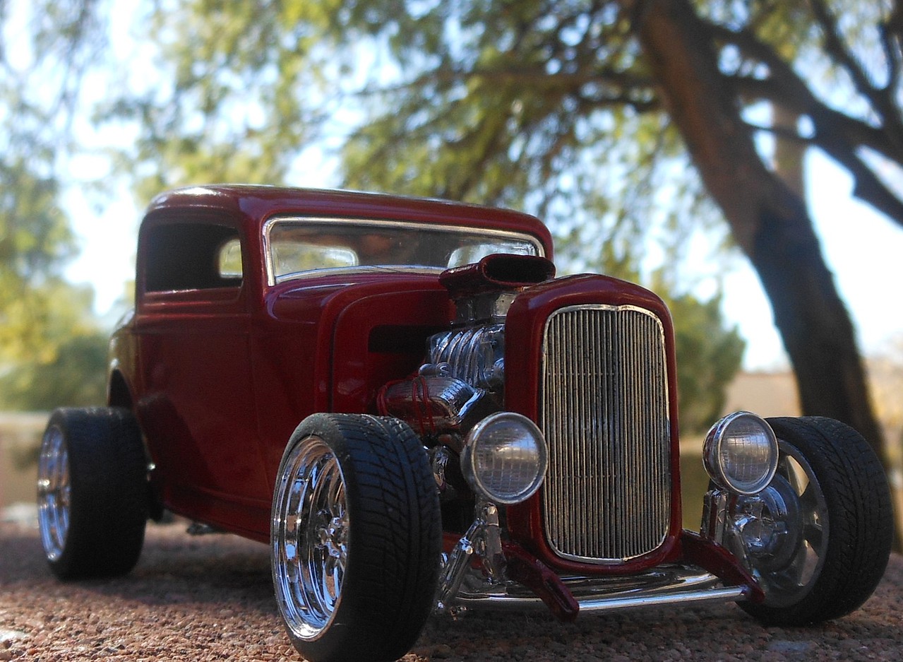 1932 Ford 5 Window Coupe -- Plastic Model Car Kit -- 1/25 Scale ...