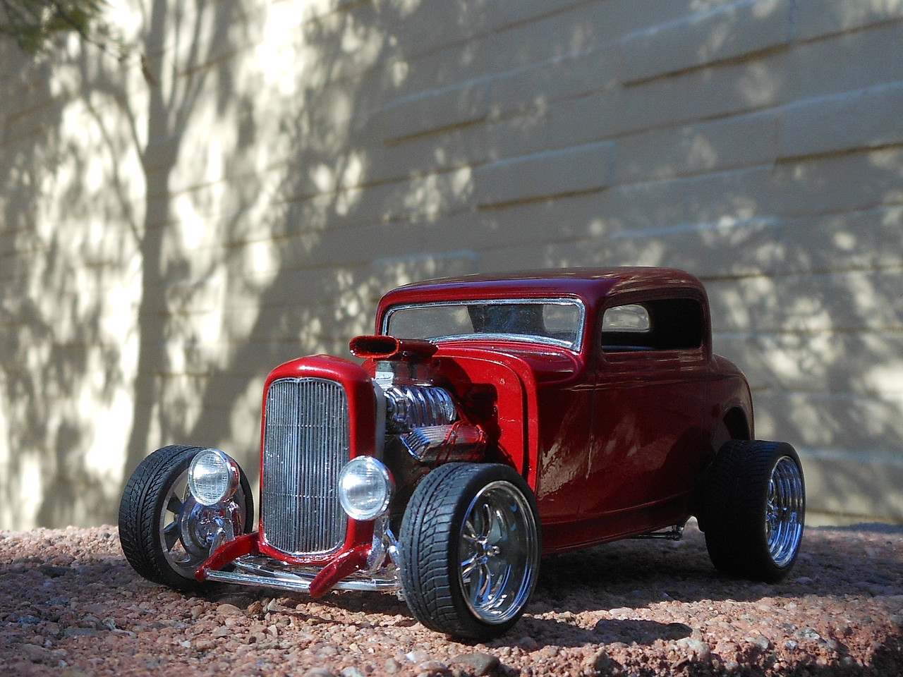 1932 Ford 5 Window Coupe -- Plastic Model Car Kit -- 1/25 Scale ...