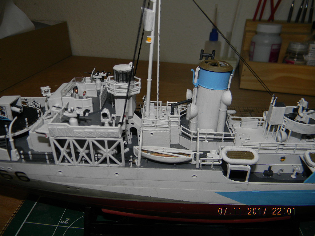 Flower Class Corvette (Early) -- Plastic Model Military Ship Kit -- 1/ ...