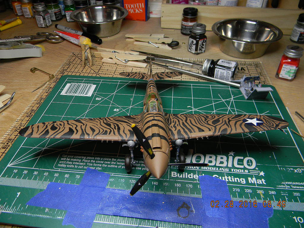 P40E Warhawk US Fighter -- Plastic Model Airplane Kit -- 1/48 Scale ...