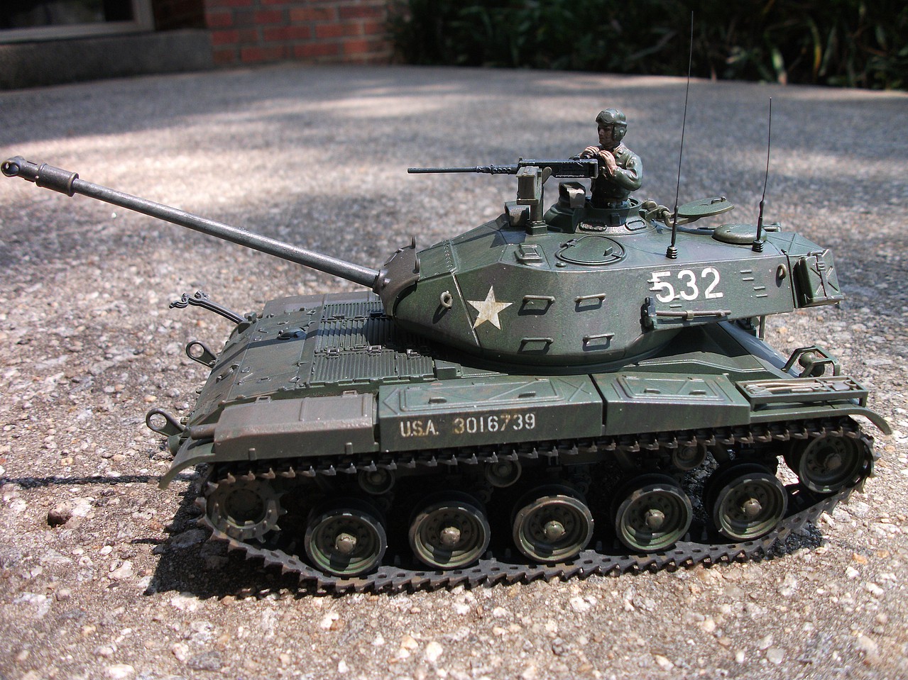 US M41 Walker Bulldog -- Plastic Model Military Vehicle Kit -- 1/35 Scale -- #35055 pictures by ...