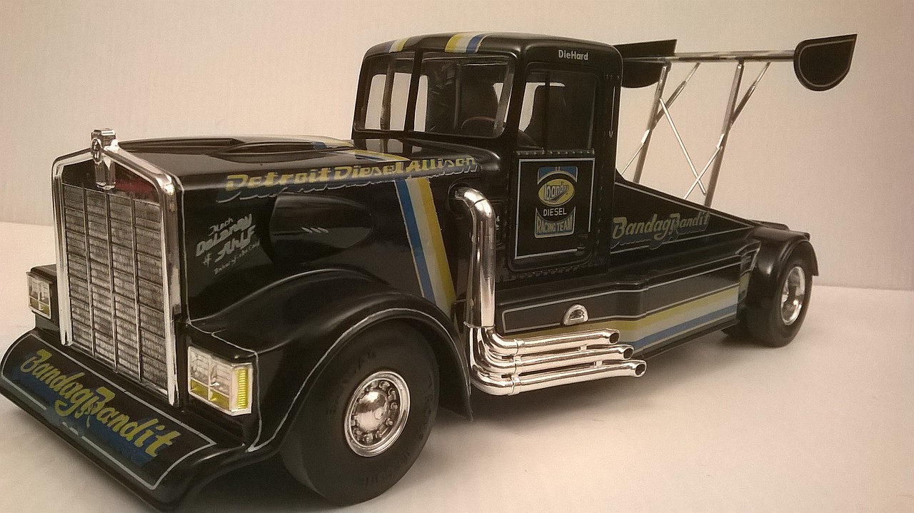 T Malone Kenworth Super Boss Drag Truck -- Plastic Model Truck Kit -- 1 ...