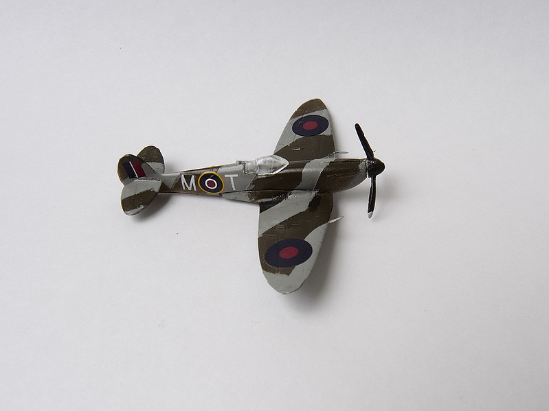 Spitfire MkVb USAAF/RAF/RAAF -- Plastic Model Airplane Kit -- 1/144 ...