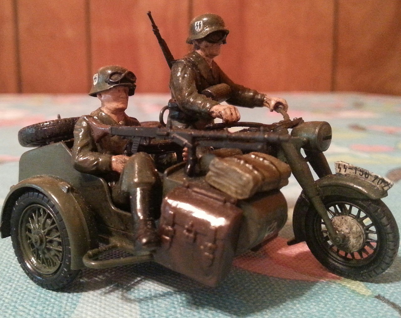 German BMW R75 w/Car -- Plastic Model Military Vehicle Kit -- 1/35 ...