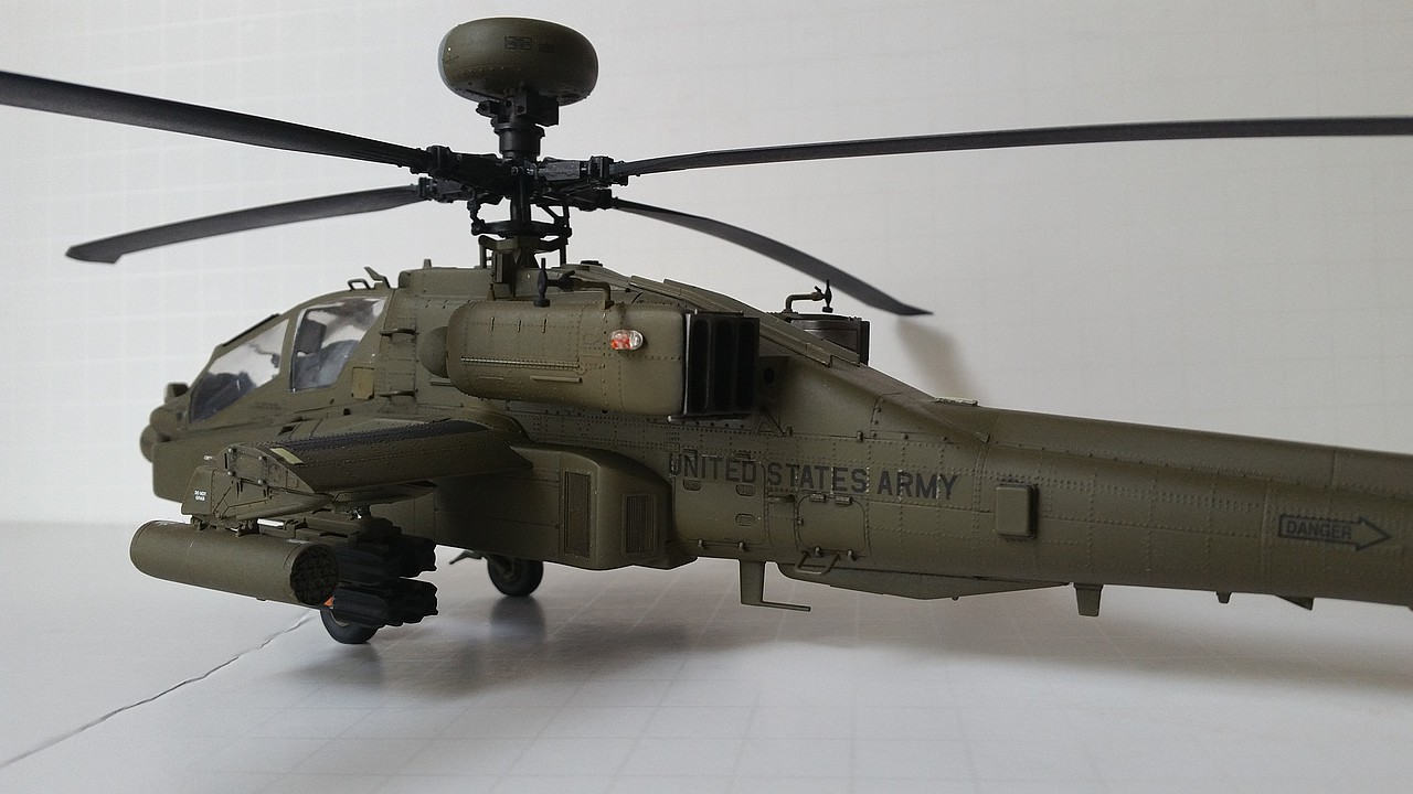 AH-64D Apache Longbow -- Plastic Model Helicopter Kit -- 1/48 Scale ...