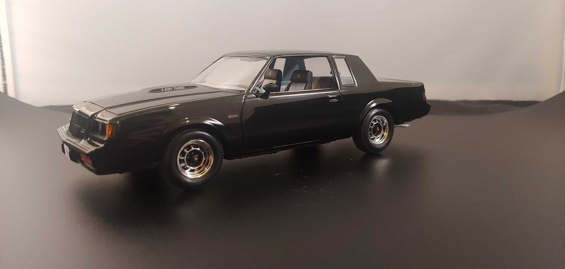 Buick Grand National 2n1 -- Plastic Model Car Kit -- 1/24 Scale ...