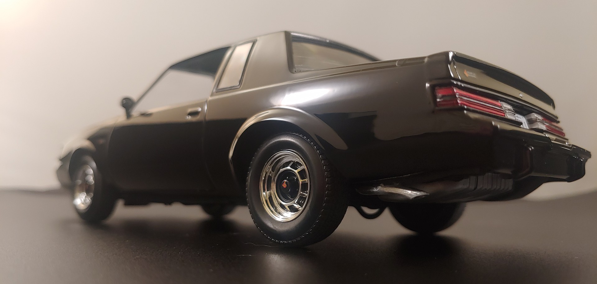 Buick Grand National 2n1 -- Plastic Model Car Kit -- 1/24 Scale ...