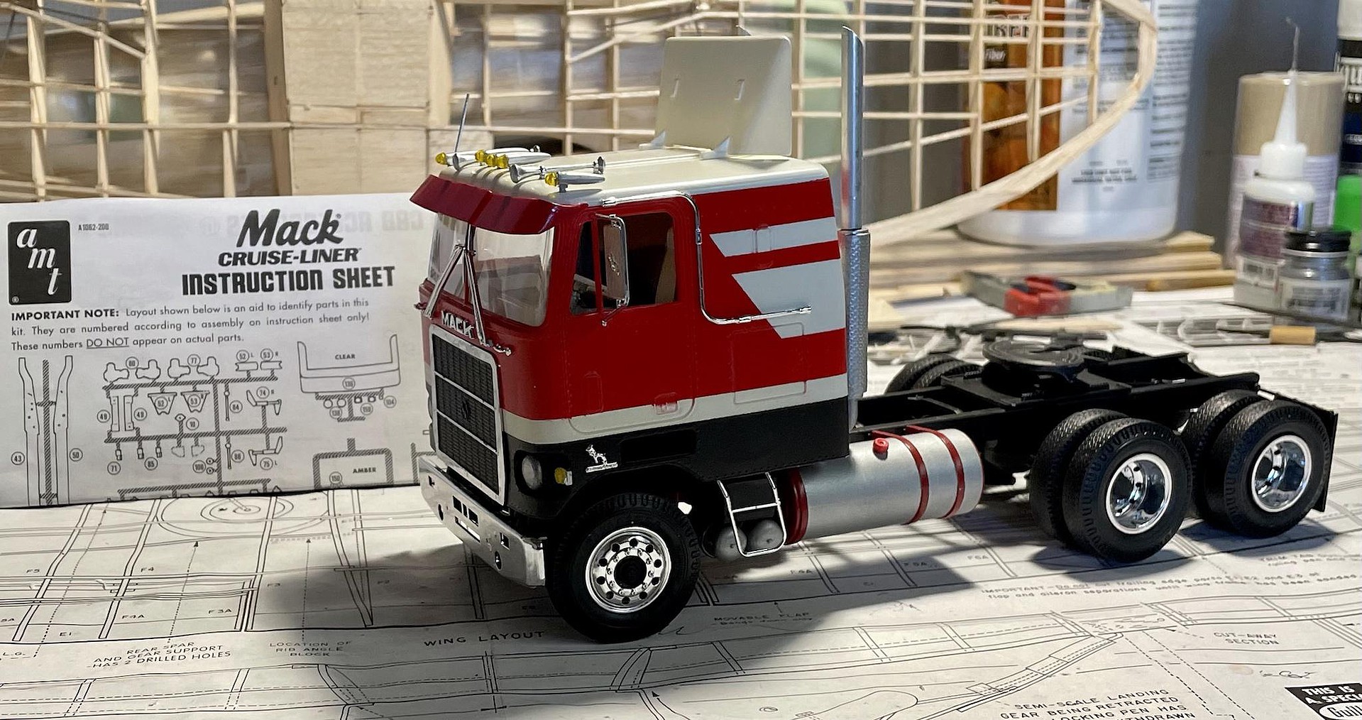 Mack Cruise-Liner Semi Tractor Pictures