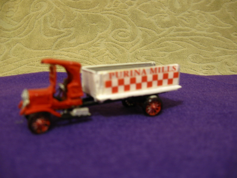 Scenic Detail Grain Truck (1914 Diamond T) -- HO Scale Model Railroad ...