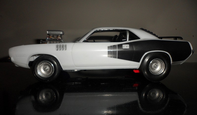 1971 Hemi Cuda 426 -- Plastic Model Car Kit -- 1/24 Scale -- #852943 ...