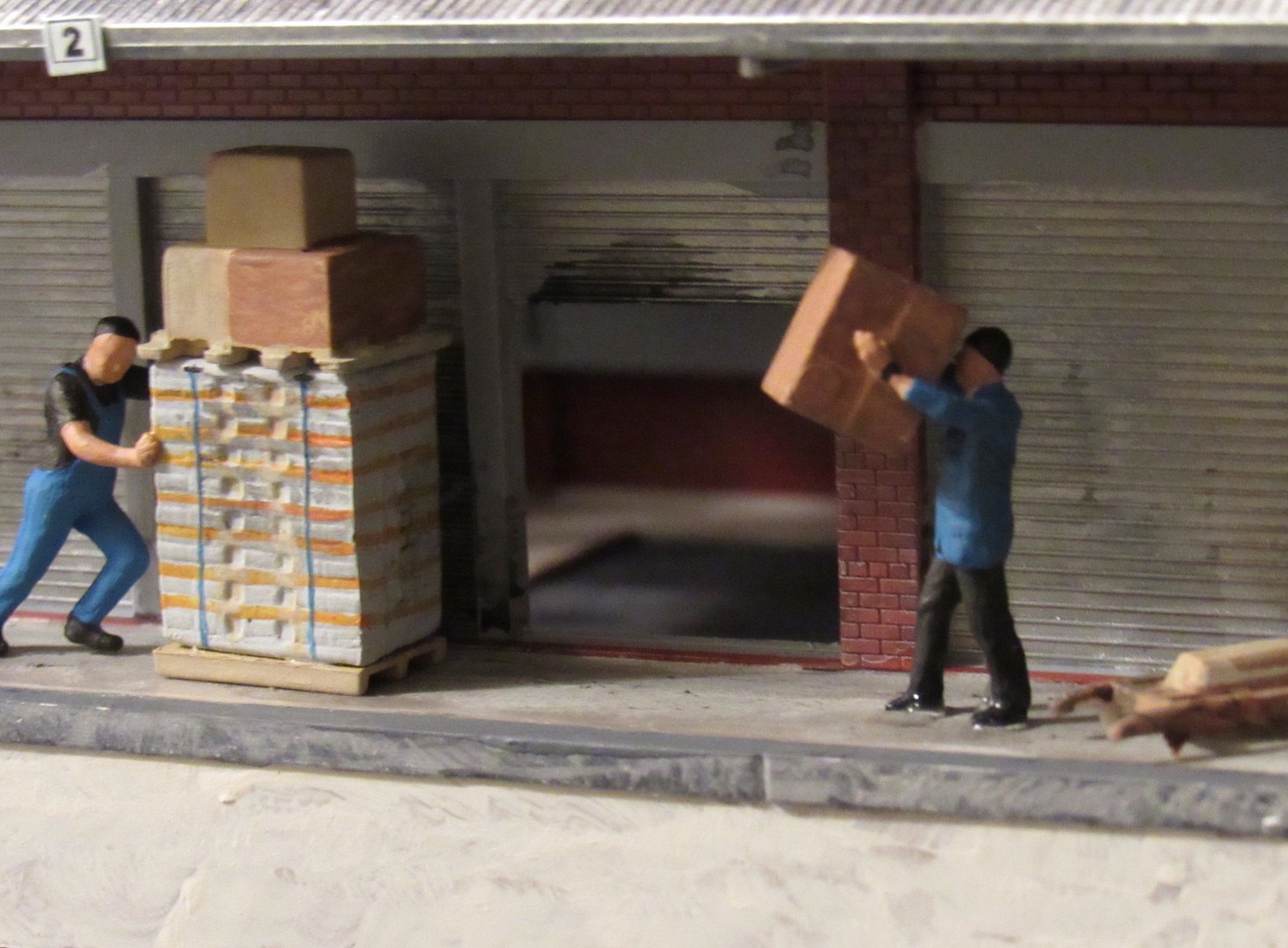 Scenic Accents Dock Workers (6) -- HO Scale Model Railroad Figures -- # ...