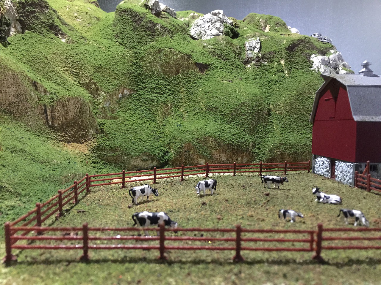 Cows and Calves Black and White (7) -- HO Scale Model Railroad Figure ...