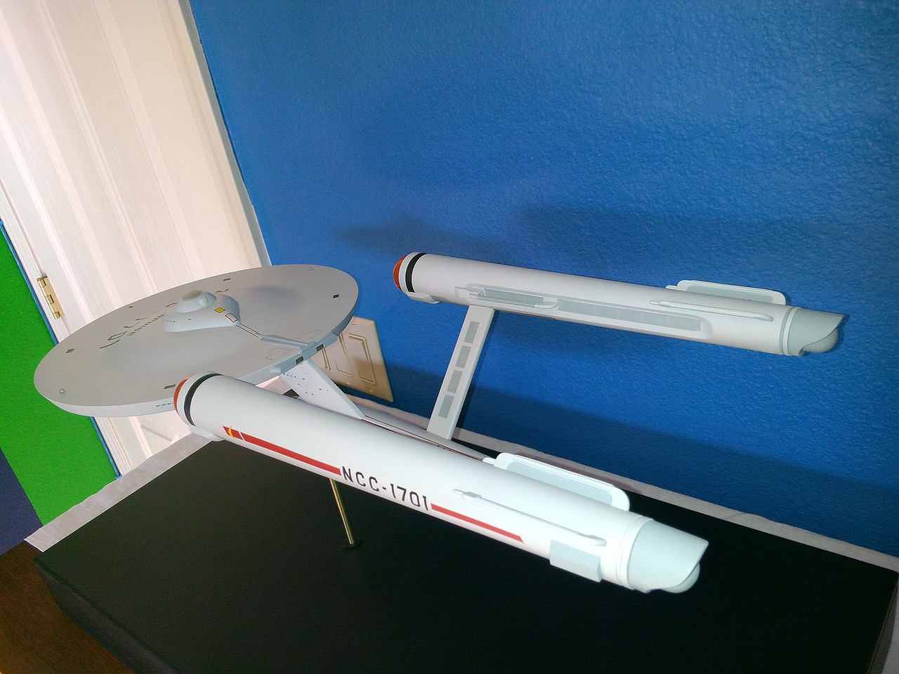 Star Trek TOS Enterprise Cutaway -- Science Fiction Plastic Model Kit ...