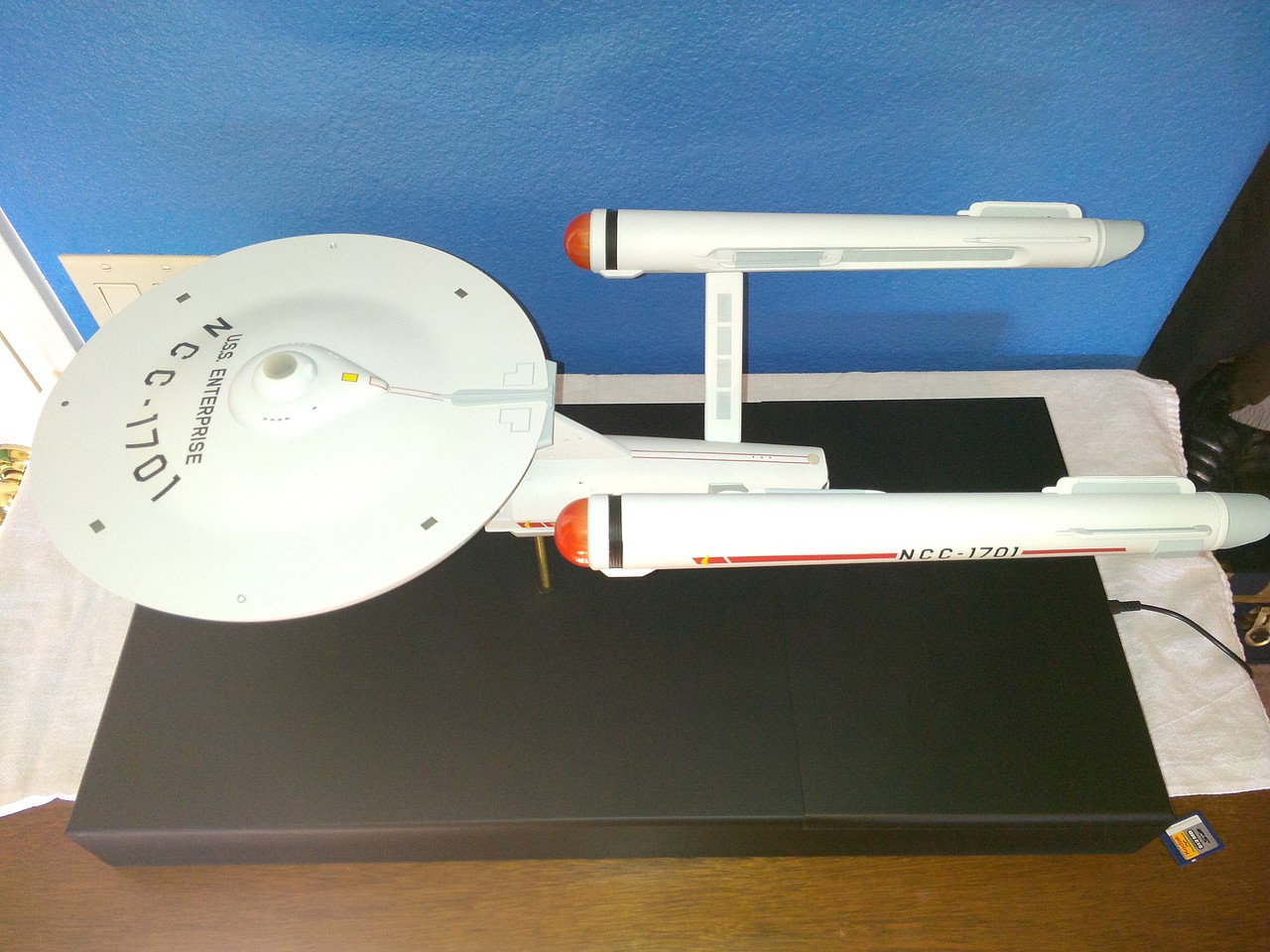 Star Trek TOS Enterprise Cutaway -- Science Fiction Plastic Model Kit ...