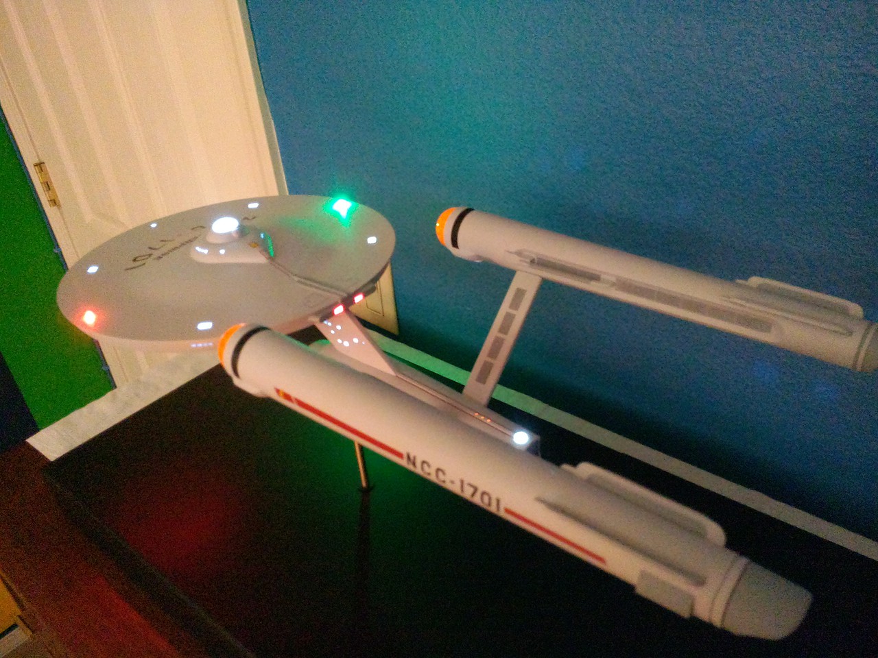 Star Trek TOS Enterprise Cutaway -- Science Fiction Plastic Model Kit ...