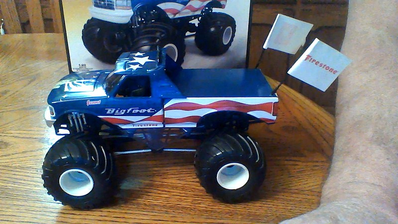 Bigfoot Ford Monster Truck -- Plastic Model MonsterTruck Kit -- 1/25 ...