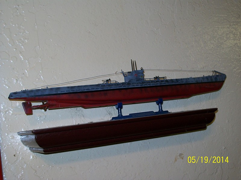 Diving U-Boat -- Plastic Model Submarine Kit -- 1/150 Scale -- #1442 ...