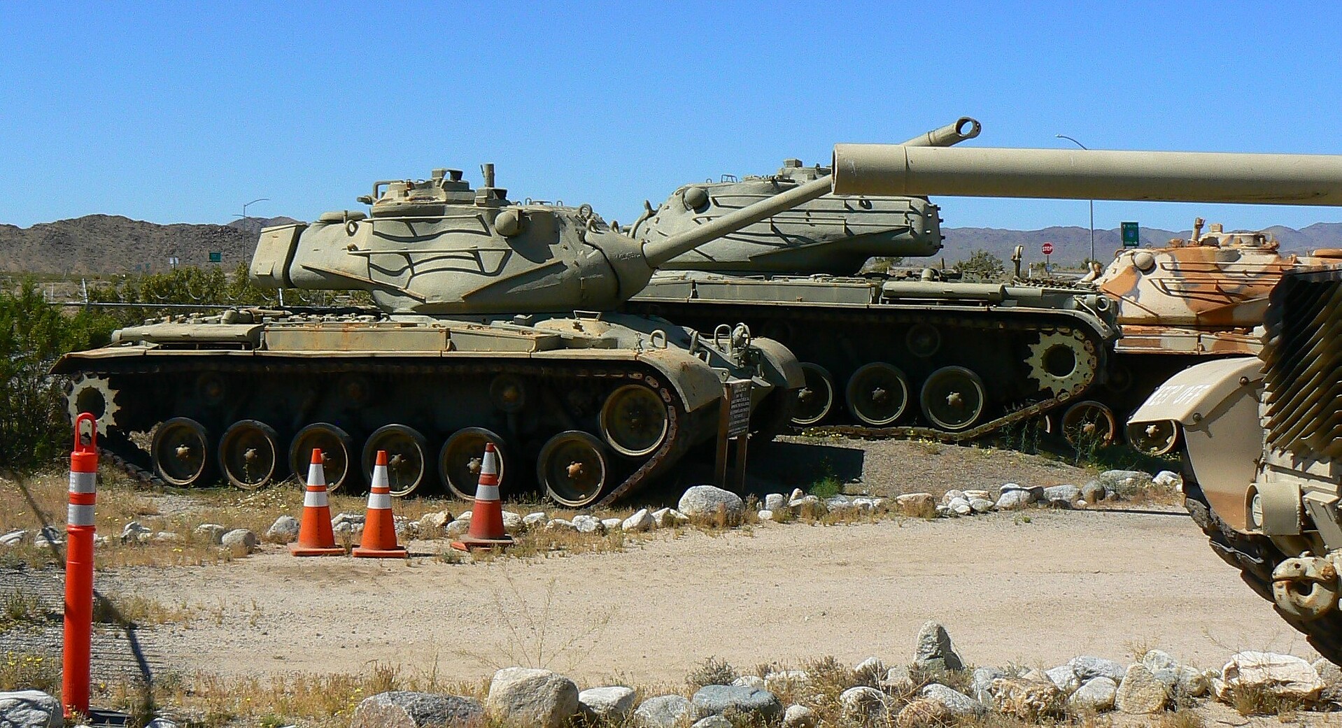 U.S. Medium Tank M47 E/M 2'n1 -- Plastic Model Military Tank Kit -- 1/ ...