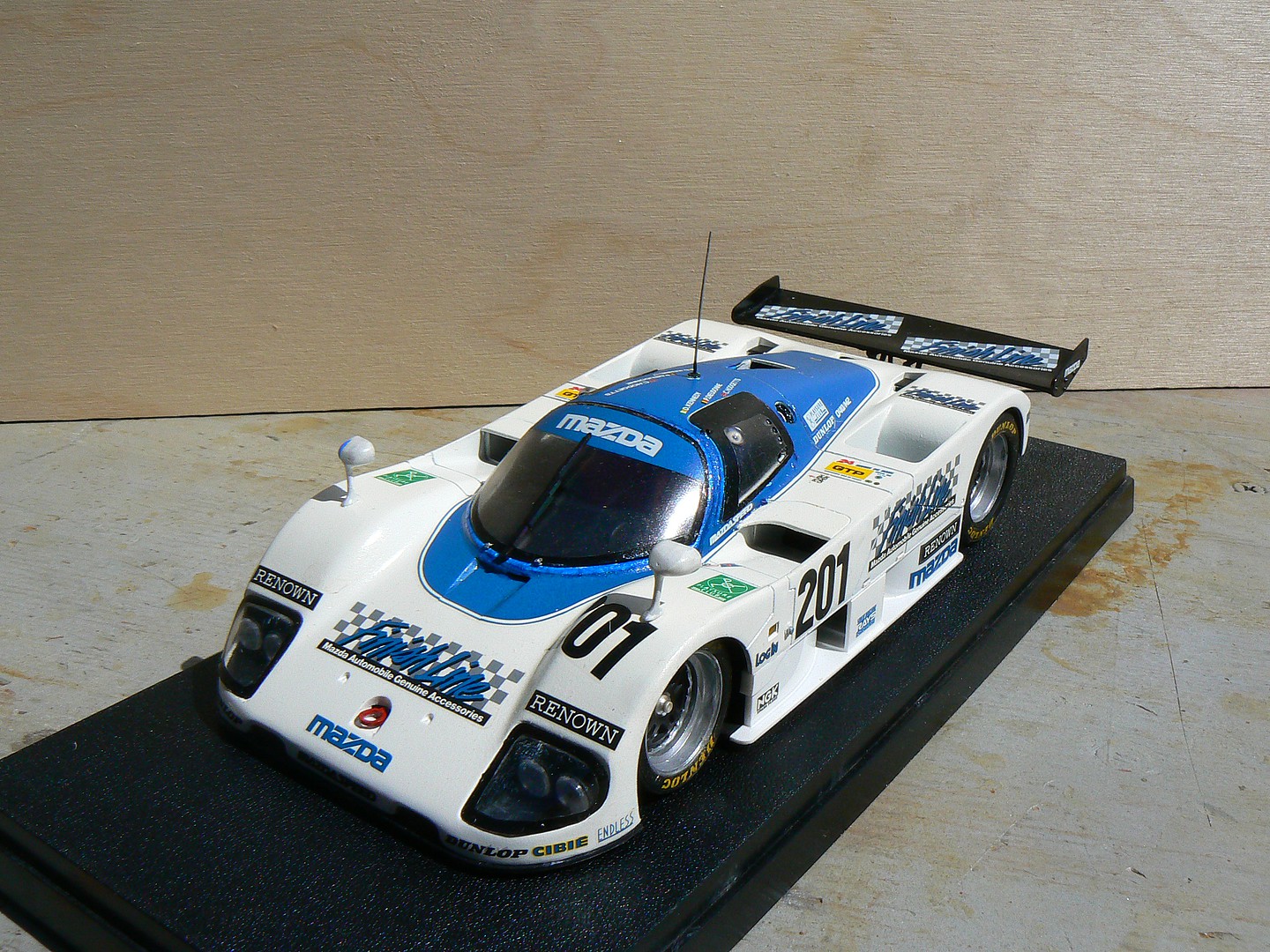 Gallery Pictures Hasegawa Charge Mazda 767B Plastic Model Car Kit 1/24 ...