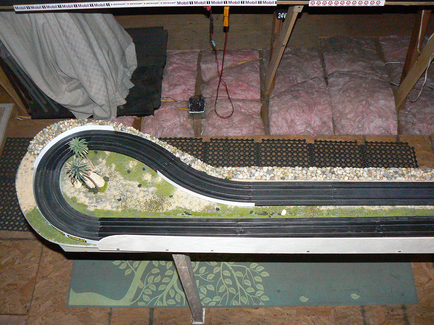 6 Curve Track 1/8 (2) -- HO Scale Slot Car Track -- #70611 pictures by ...