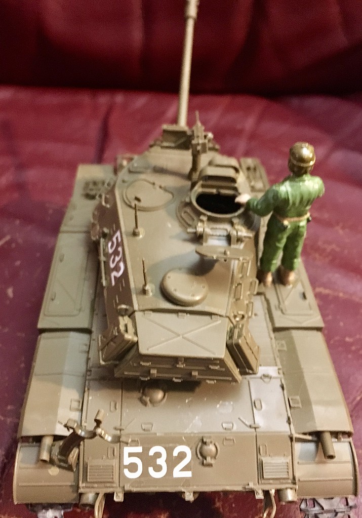 US M41 Walker Bulldog -- Plastic Model Military Vehicle Kit -- 1/35 ...