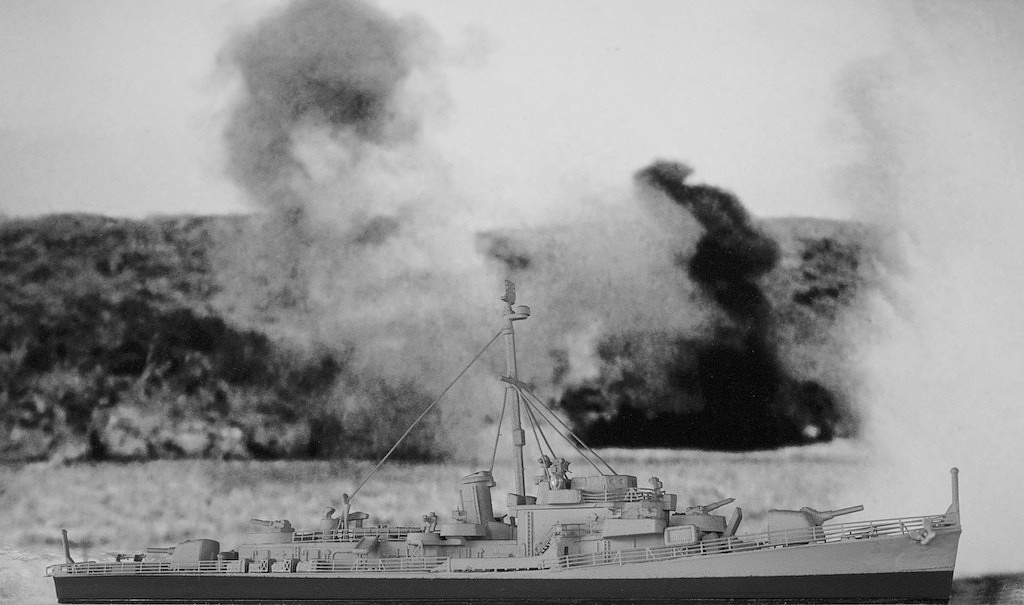 WWII US Destroyer DD710 Gearing -- Plastic Model Military Ship Kit -- 1 ...