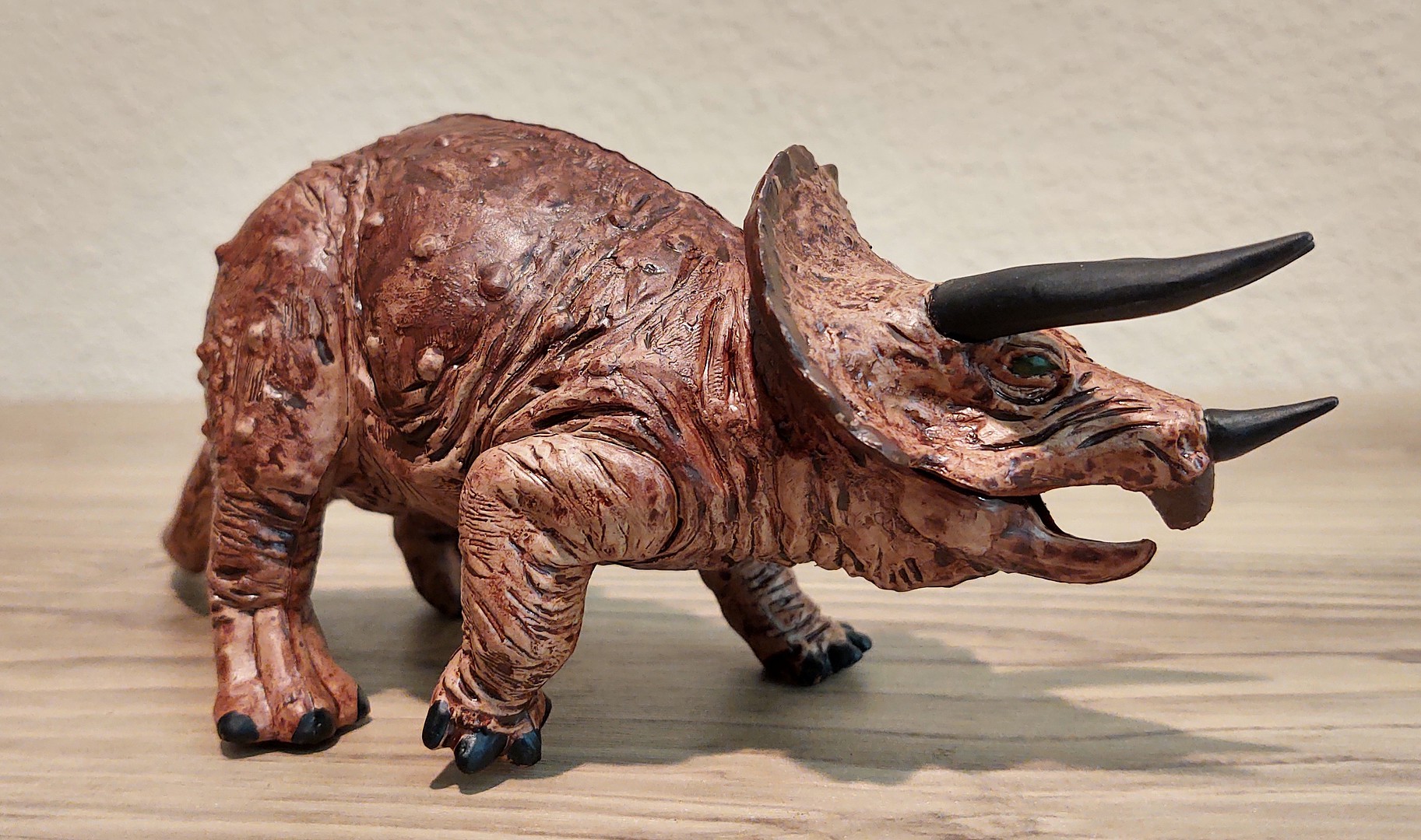 Triceratops Eurycephalus Dinosaur -- Plastic Model Dinosaur Kit -- 1/35 ...