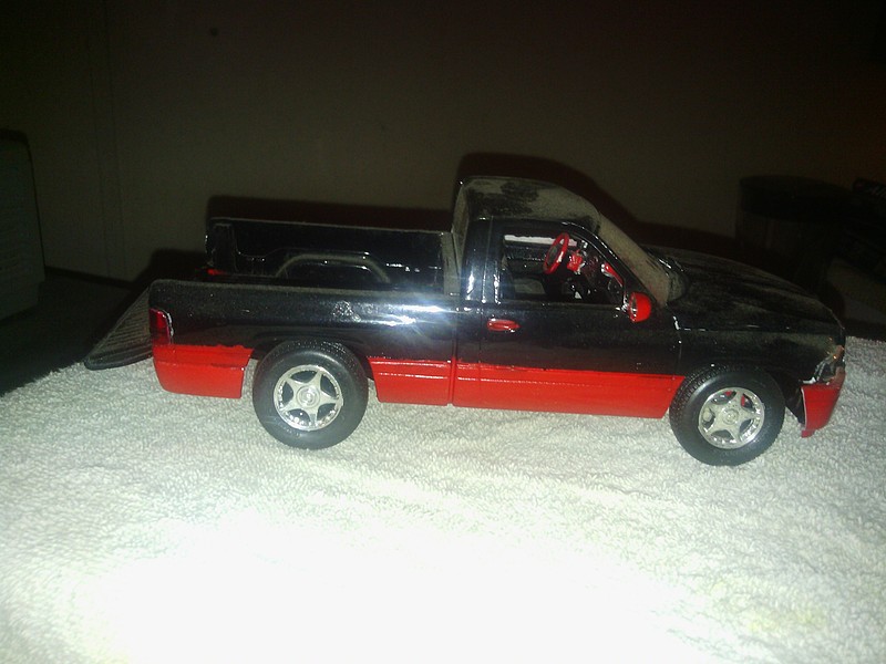 Dodge Ram VTS Pickup Truck -- Plastic Model Truck Kit -- 1/25 Scale ...