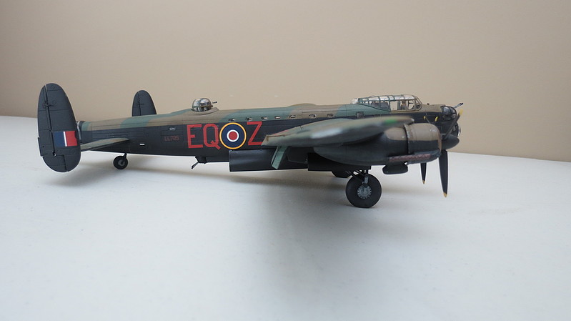 Avro Lancaster B II Bomber -- Plastic Model Airplane Kit -- 1/72 Scale ...