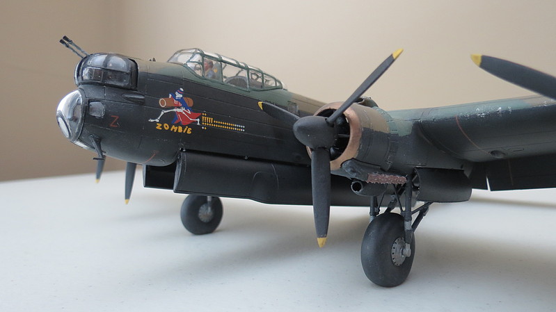 Avro Lancaster B II Bomber -- Plastic Model Airplane Kit -- 1/72 Scale ...