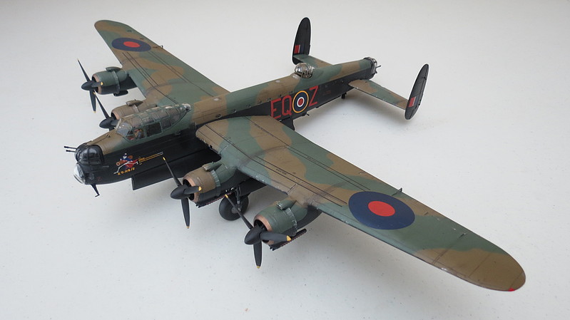 Avro Lancaster B II Bomber -- Plastic Model Airplane Kit -- 1/72 Scale ...