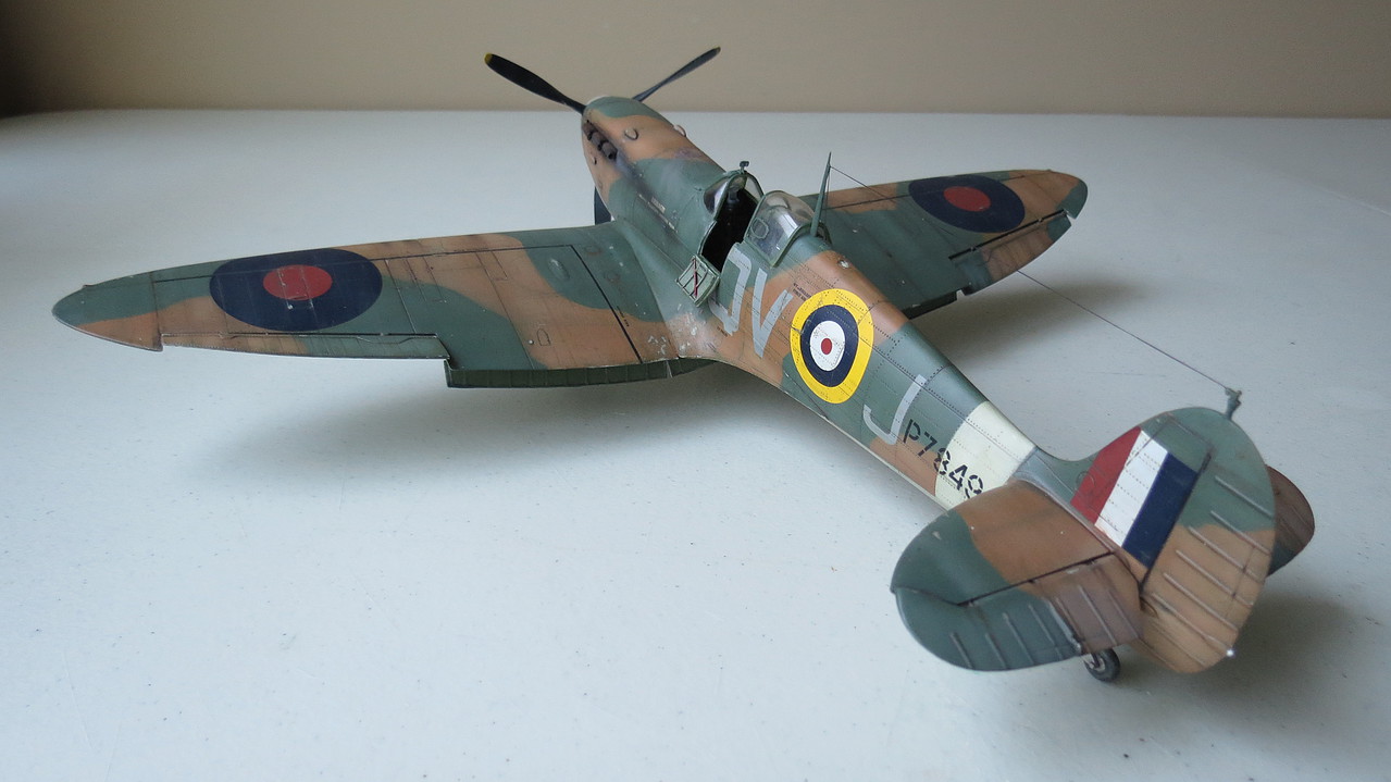 Spitfire Mk II -- Plastic Model Airplane Kit -- 1/32 Scale -- #03986 ...