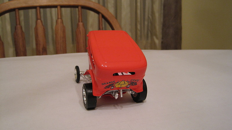 1932 Orange Crate Ford Sedan -- Plastic Model Car Kit -- 1/25 Scale ...