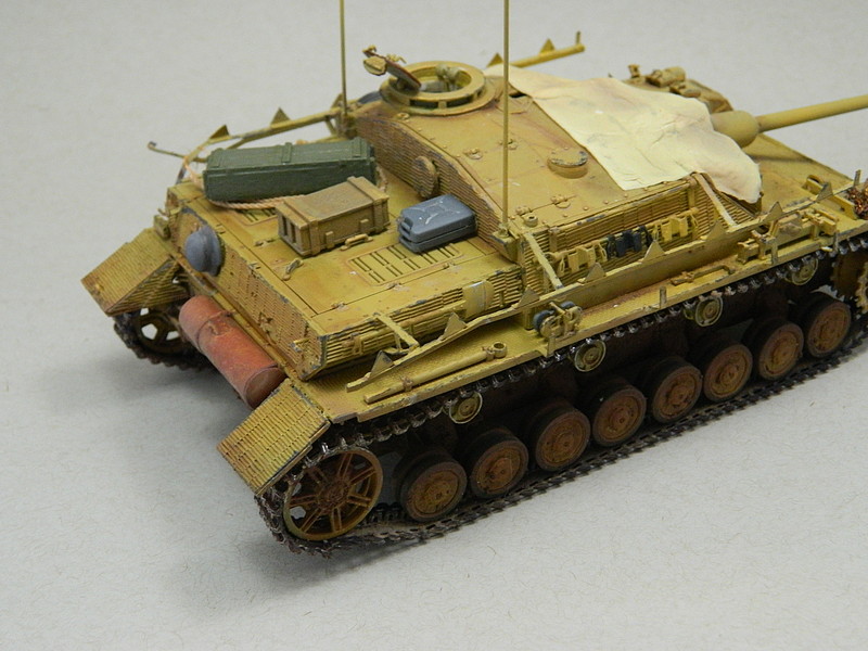 Sd.Kfz.167 Stug.IV Mid Production -- Plastic Model Tank Kit -- 1/35 ...