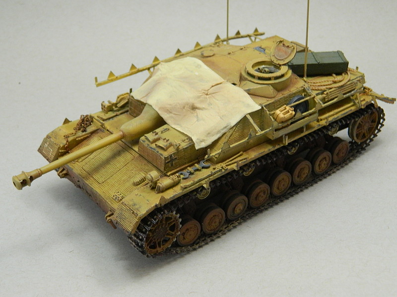 Sd.Kfz.167 Stug.IV Mid Production -- Plastic Model Tank Kit -- 1/35 ...