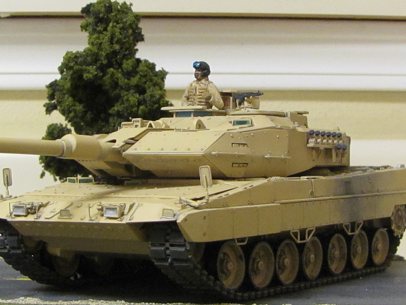 Gallery Pictures HobbyBoss Spanish Leopard 2E Plastic Model Military ...