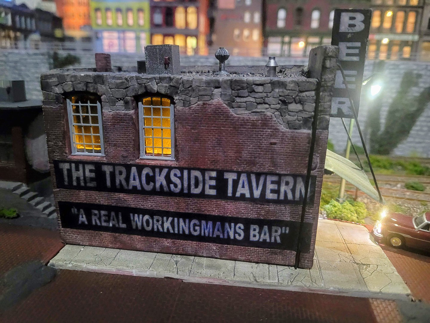 The Trackside Tavern Kit -- HO Scale Model Railroad Building -- #1040 ...