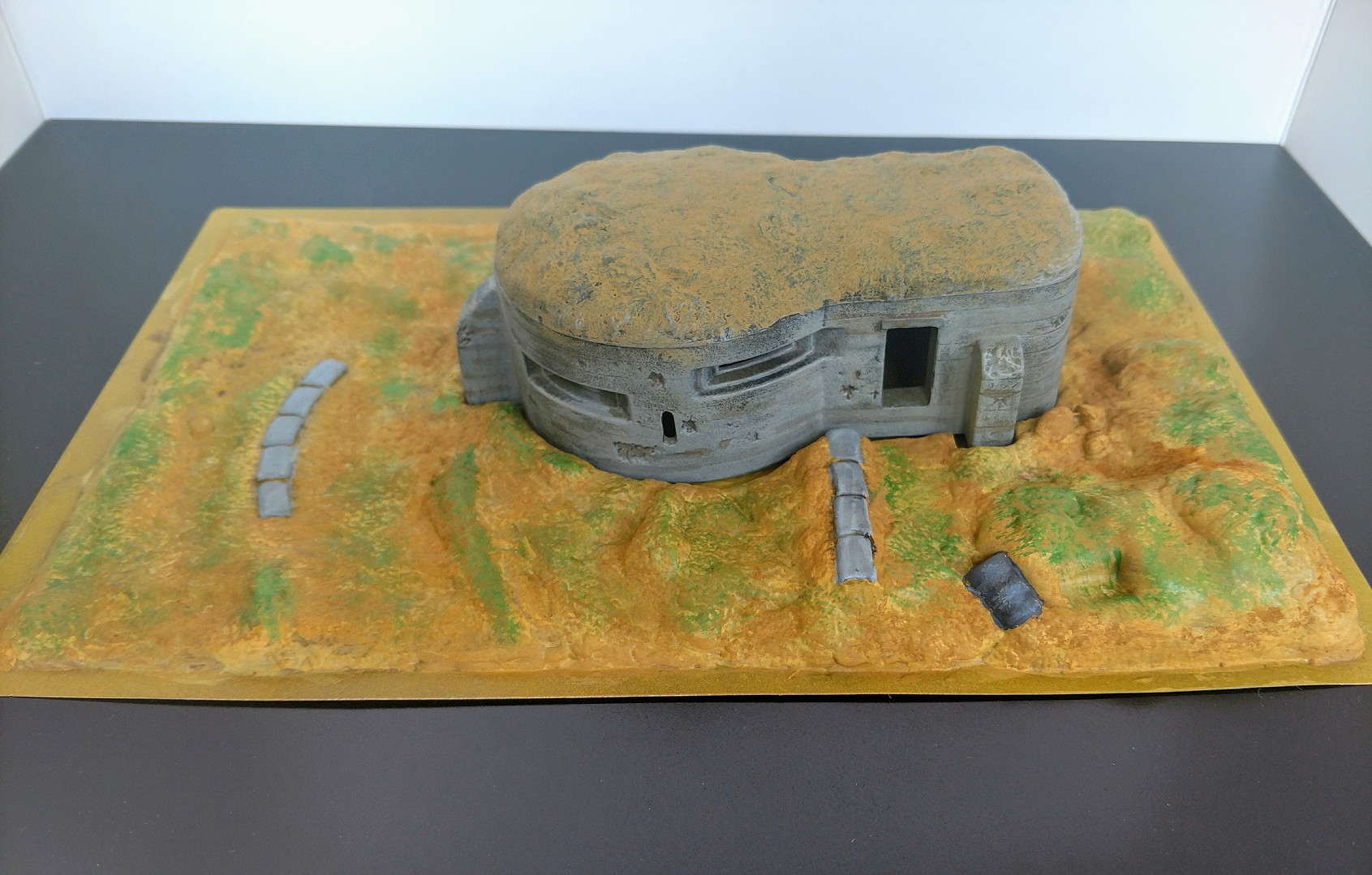 WWII Bunkers -- Plastic Model Military Diorama -- 1/72 Scale -- #556070 ...